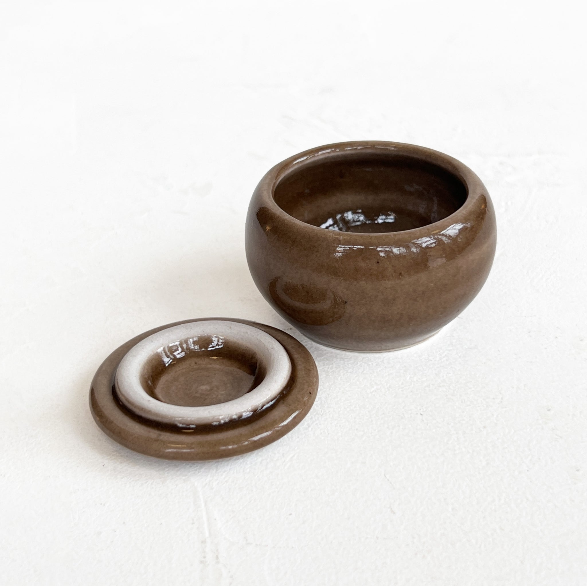 Porcelain Lidded Container in Smokey Quartz – Wilderhouse